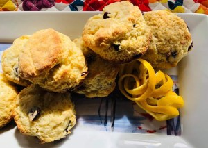 Newfoundland Raisin Tea Buns Traditional! – Beauty and the Bay