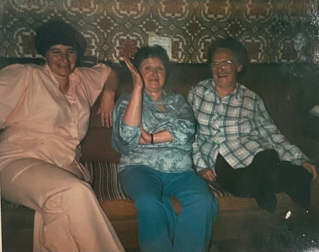 Nan’s Gingerbread Recipe from 1972! – Beauty and the Bay